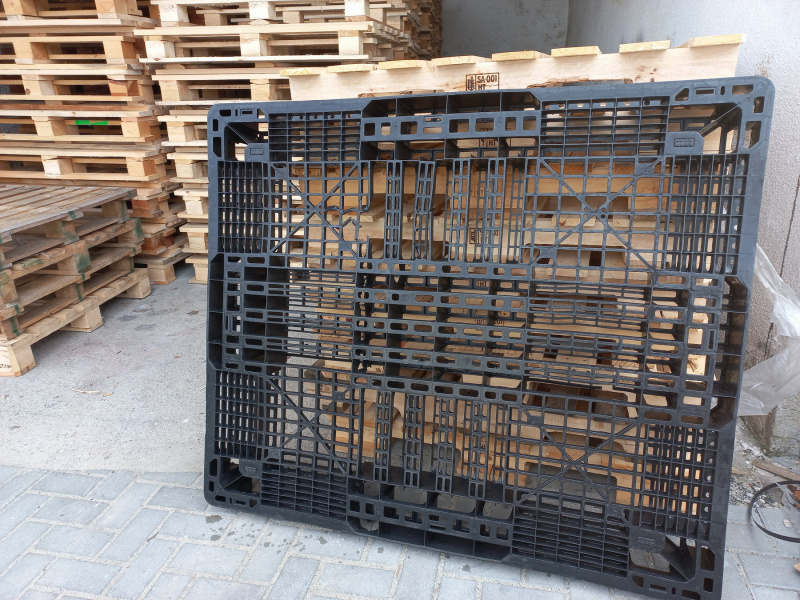 Termékek - Műanyag raklapok, műanyag ládák, műanyag fedelek